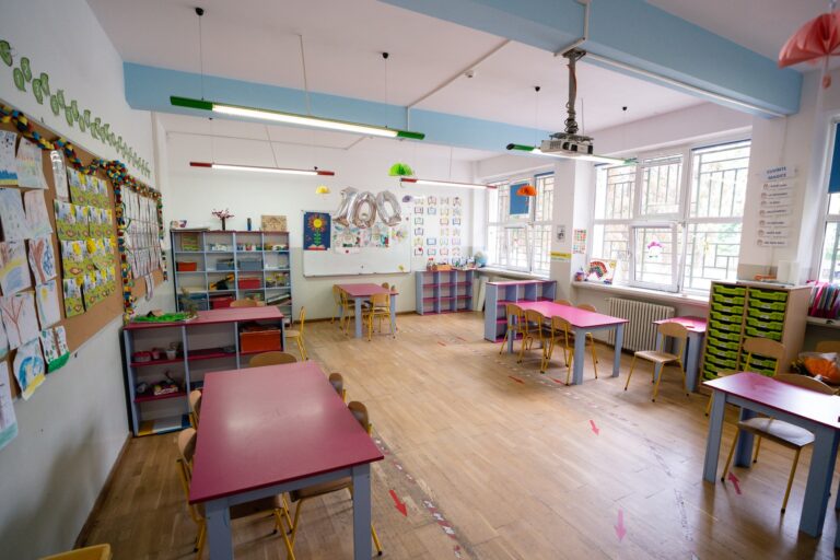 Despre şcoala 5 București